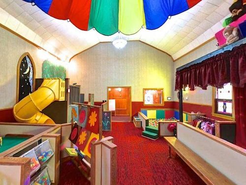 Tiny Tots Playhouse in Fall Creek | Wisconsin | Indoor Play
